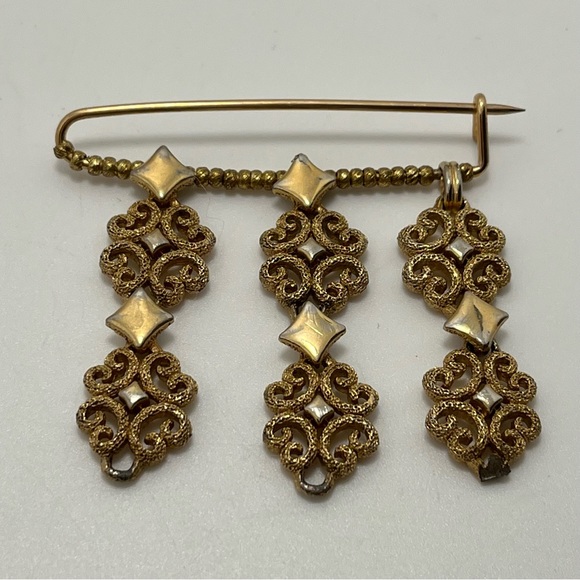 Vintage | Jewelry | Vintage Gold Tone Ornate Dangle Trio Scarf Kilt Pin ...